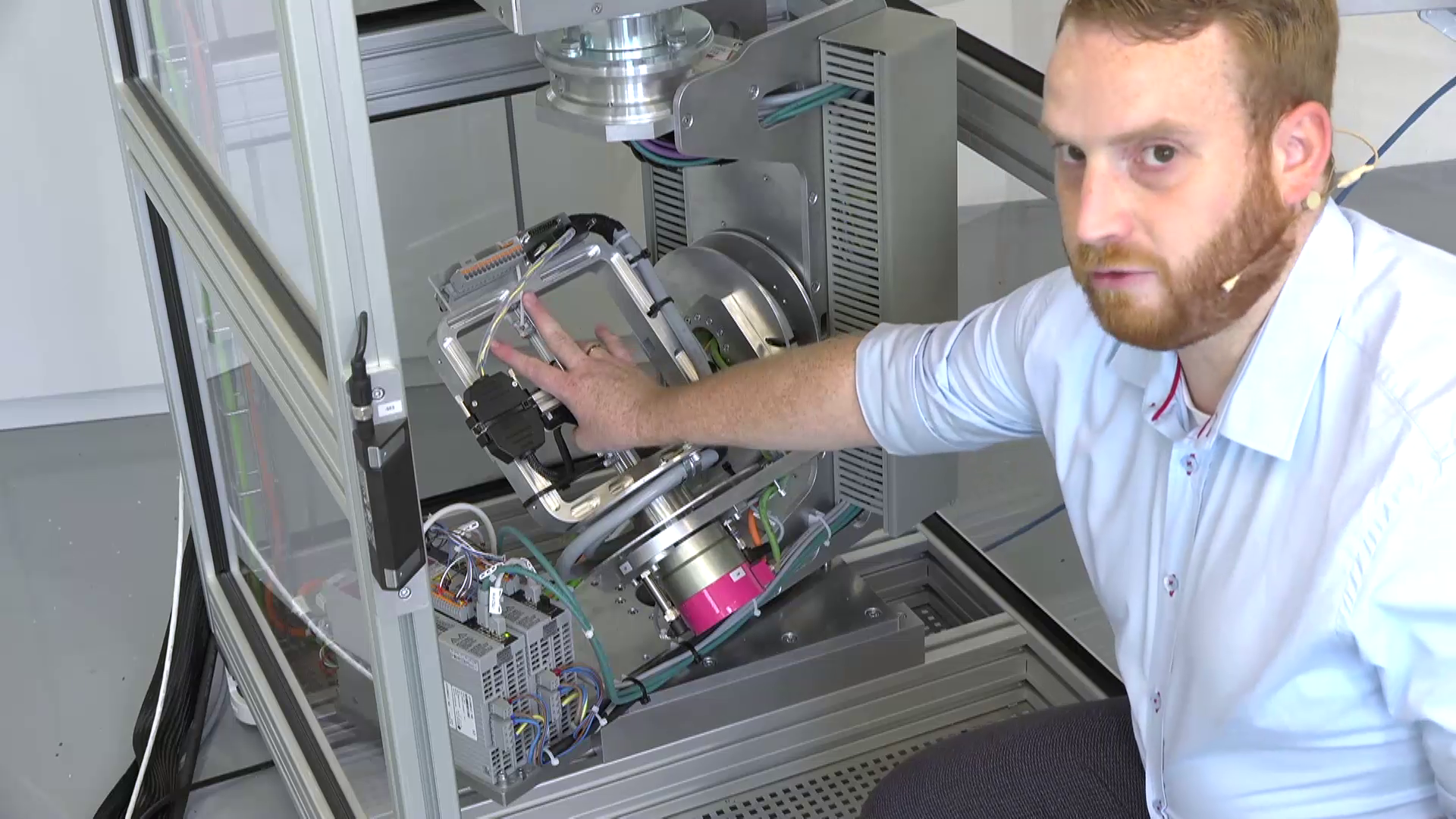 Video: Mechatronic Testbench: 3D Motion Platforms - dSPACE